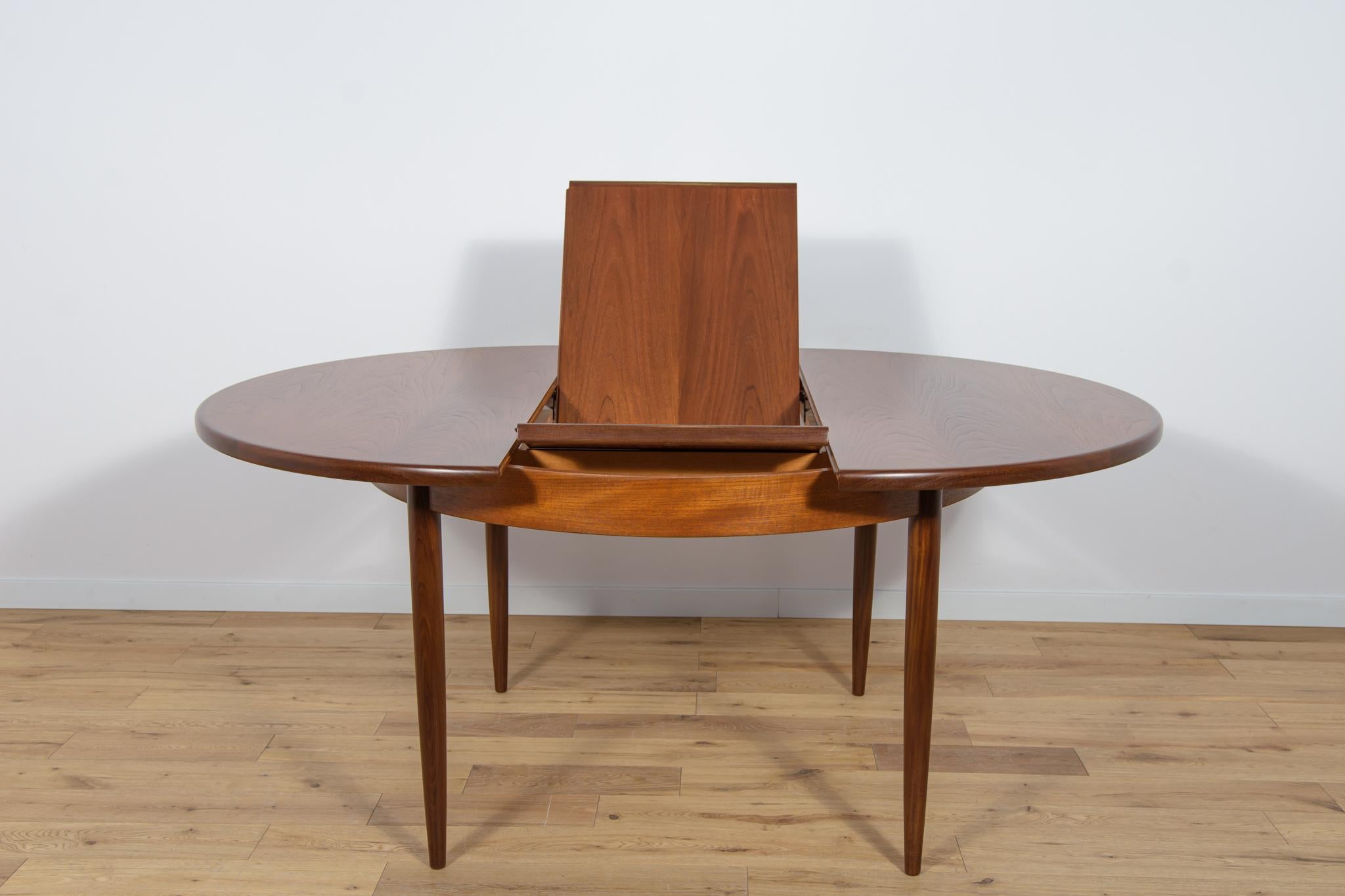 Mid-Century Teak Round Fresco Dining Table from G-Plan, 1960s For Sale ...