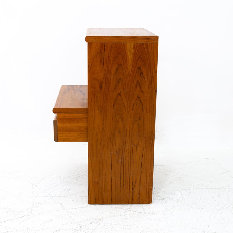 Mid Century Teak Step Nightstands - Pair at 1stDibs