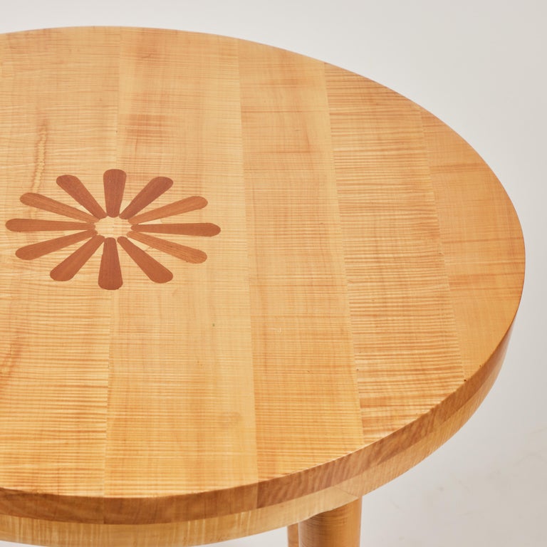 Midcentury Tiger Maple Round Side Table For Sale at 1stDibs