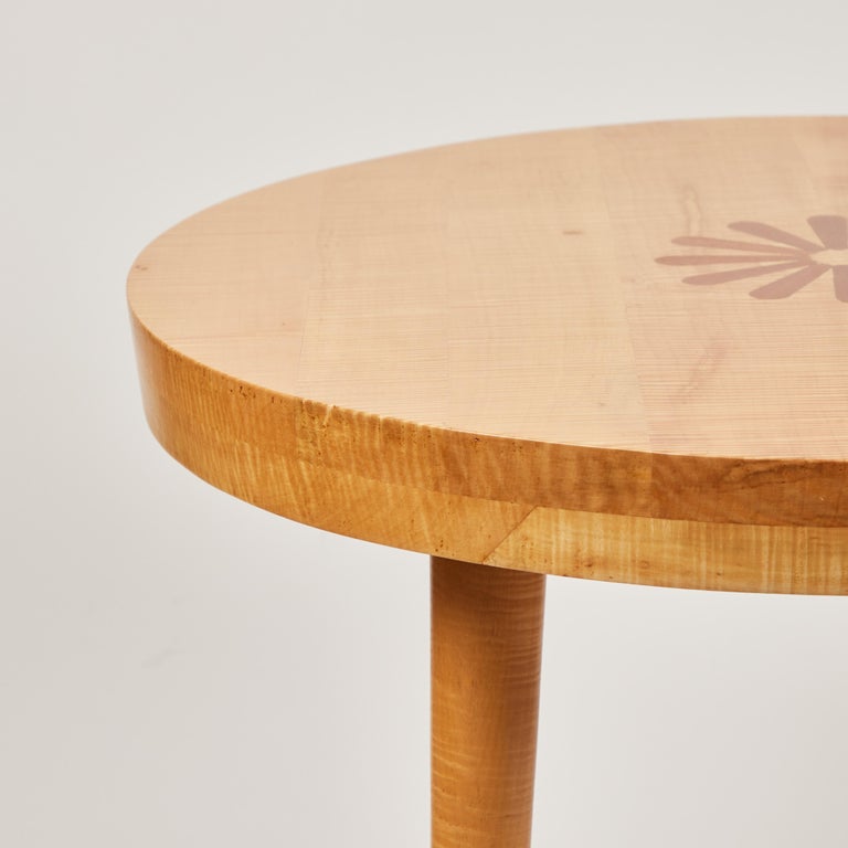 Midcentury Tiger Maple Round Side Table For Sale at 1stDibs