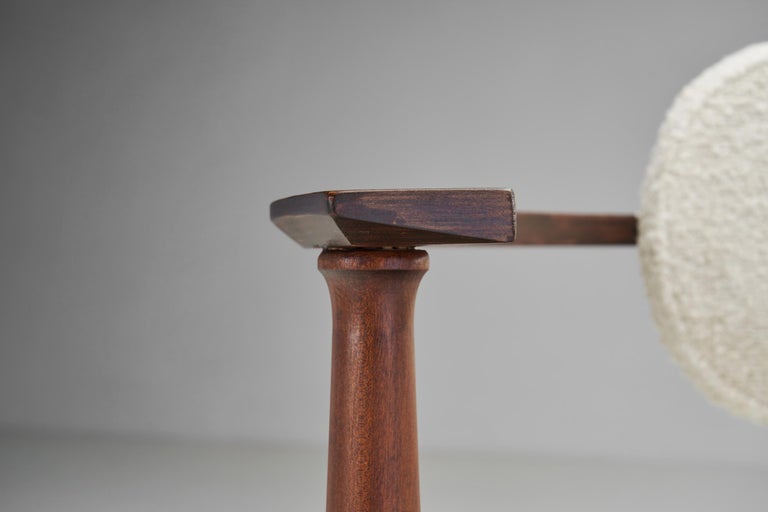 Mid-Century Tripod Shell Armchair, Europe, ca 1960s For Sale at 1stDibs