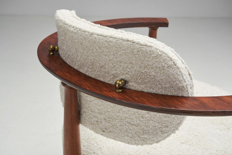 Mid-Century Tripod Shell Armchair, Europe, ca 1960s For Sale at 1stDibs