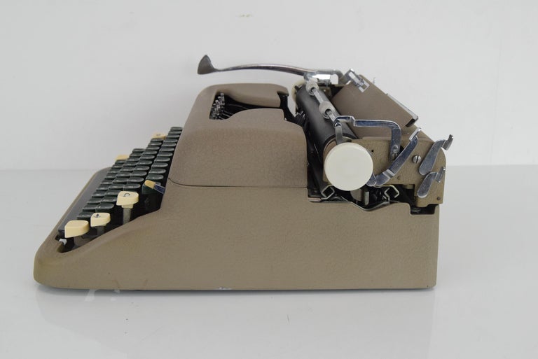 Midcentury Typewriter / Zeta, 1950s. For Sale at 1stDibs