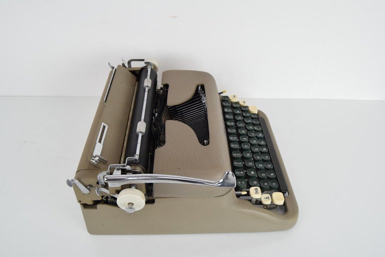 Midcentury Typewriter / Zeta, 1950s. For Sale at 1stDibs
