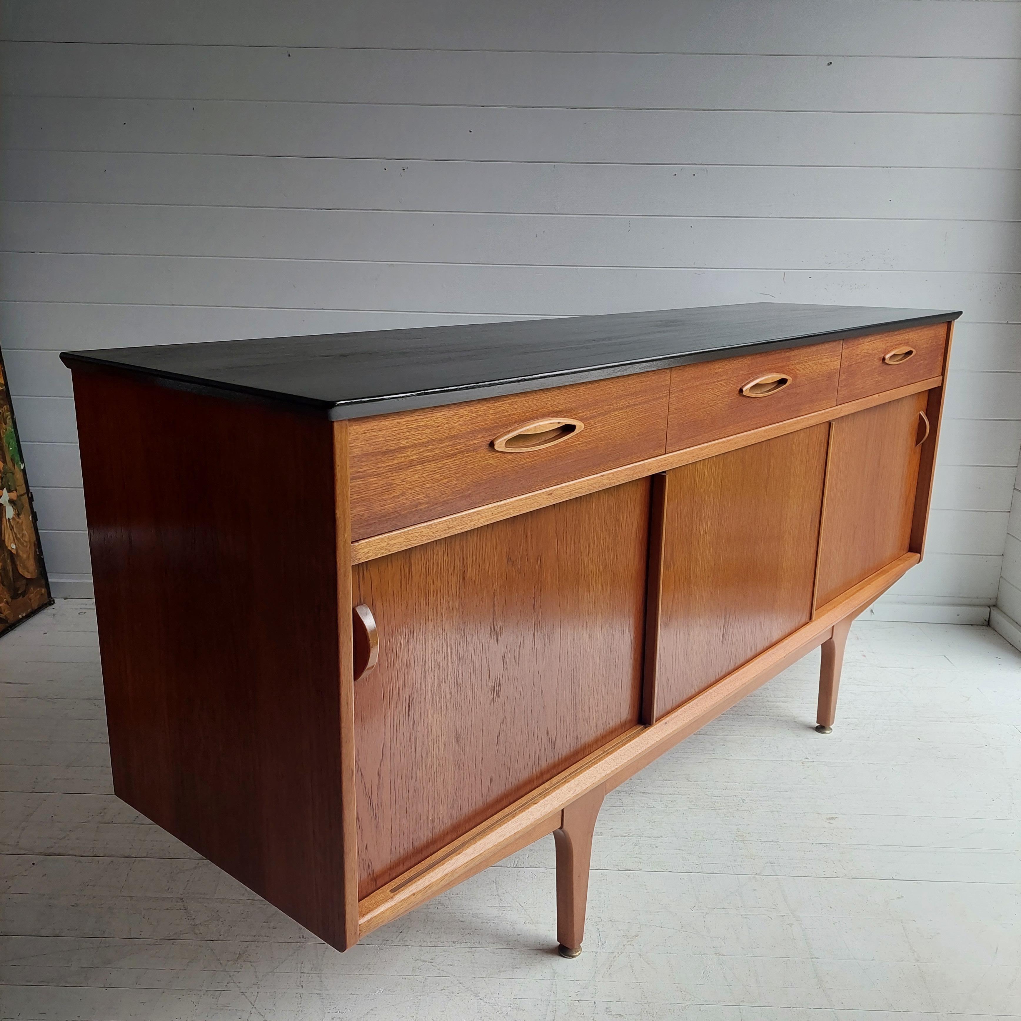 Mid Century Vintage teak sideboard by Jentique 1960s For Sale at 1stDibs