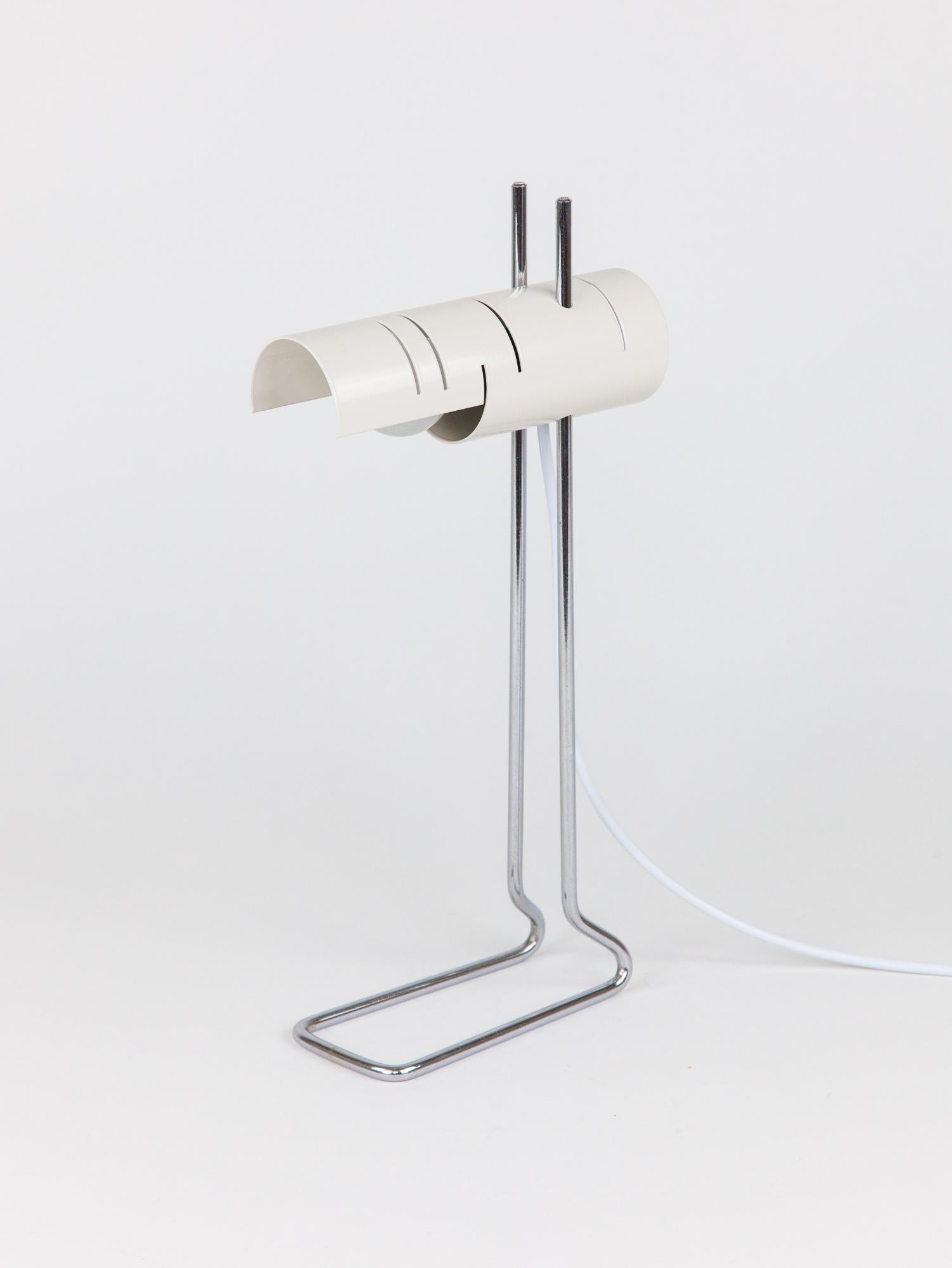 Mid-Century Vintage White Italian Table Lamp, 1970s For Sale at 1stDibs