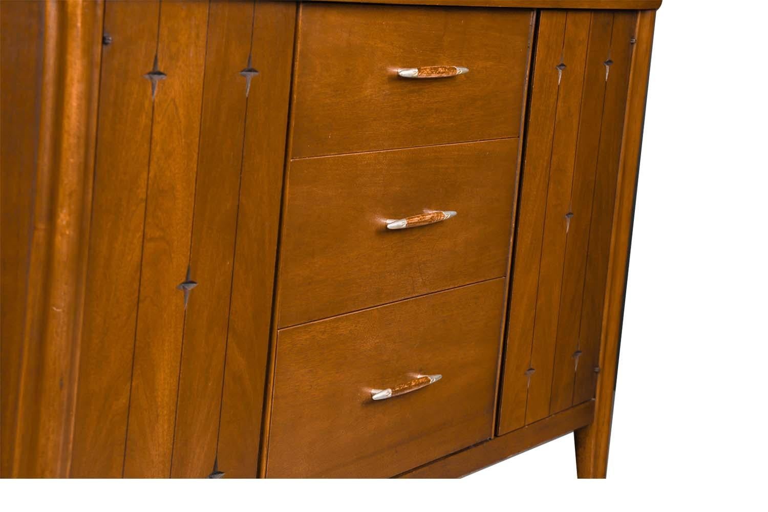 Mid Century Walnut Sideboard Buffet Credenza Broyhill Premier Saga For ...