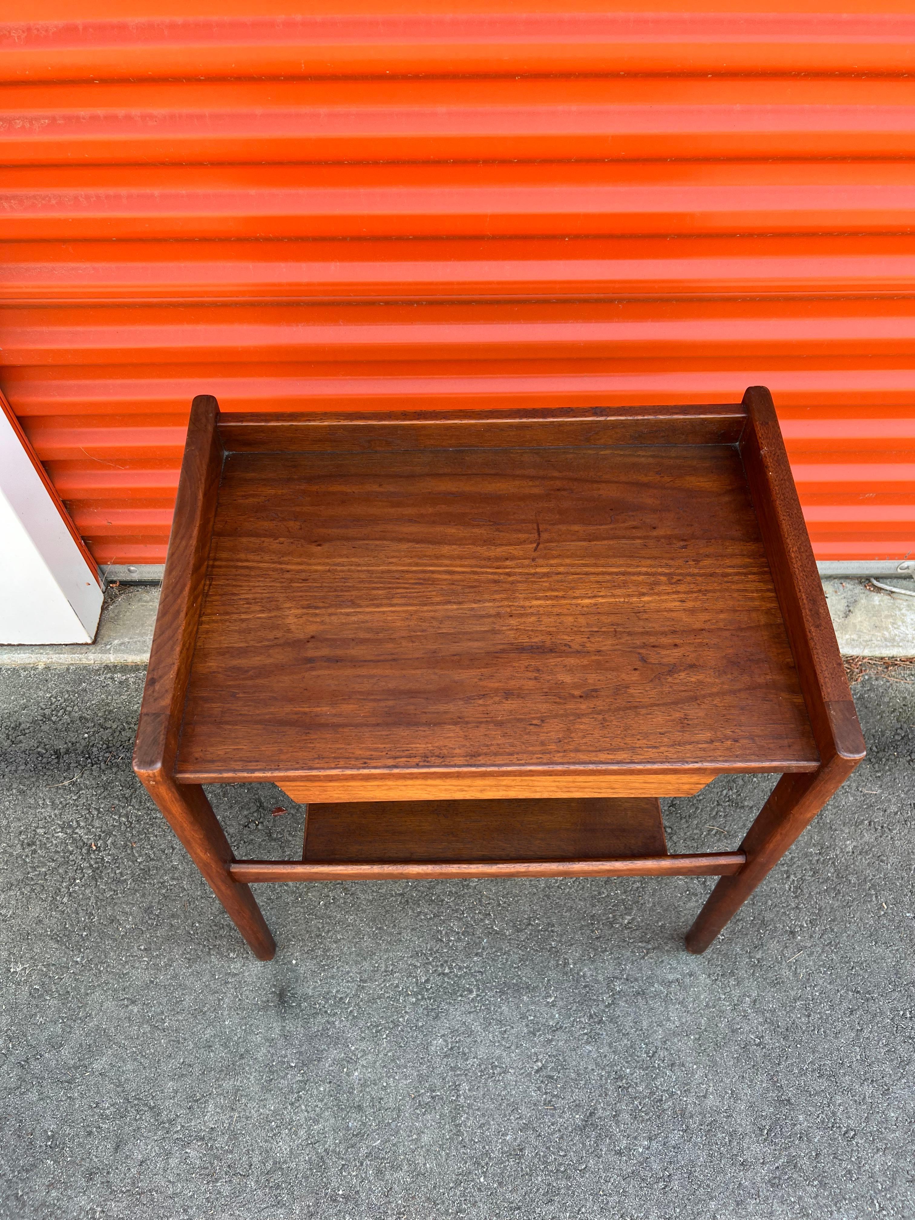 Mid-Century Walnut Stilted Jens Risom End Table / Nightstand For Sale ...