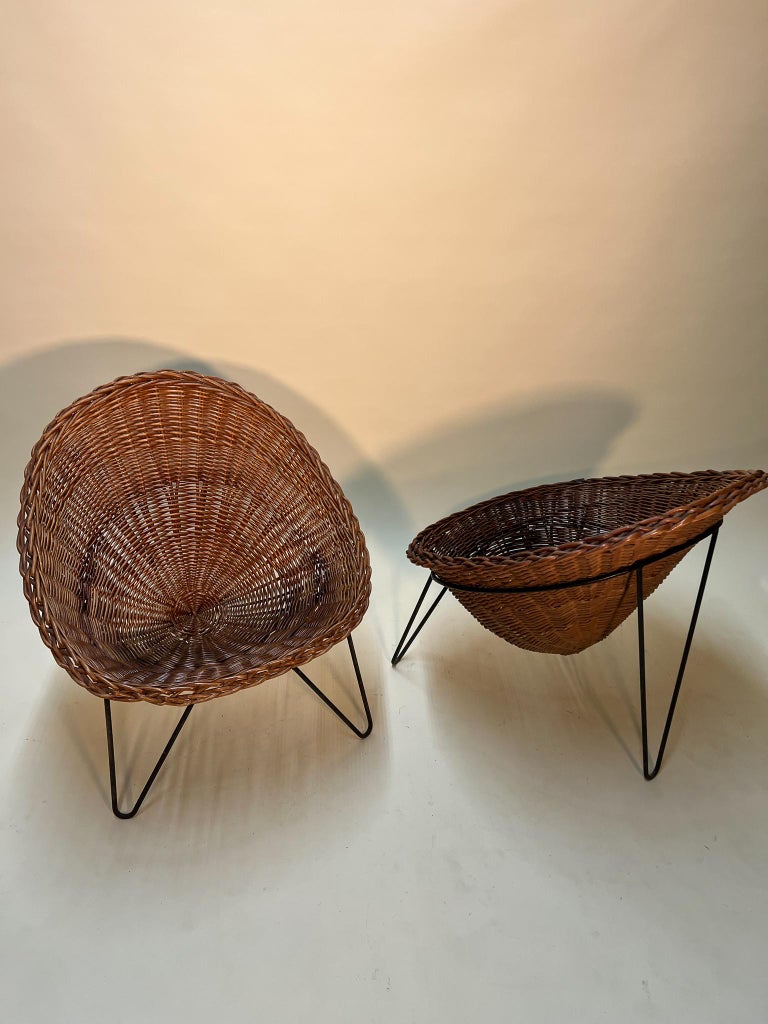 Mid-Modern Rattan Chair Set with Table For Sale at 1stDibs