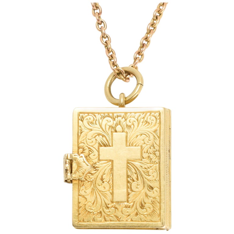 Mid-Victoriana 15 Karat Gold Bible Locket at 1stDibs