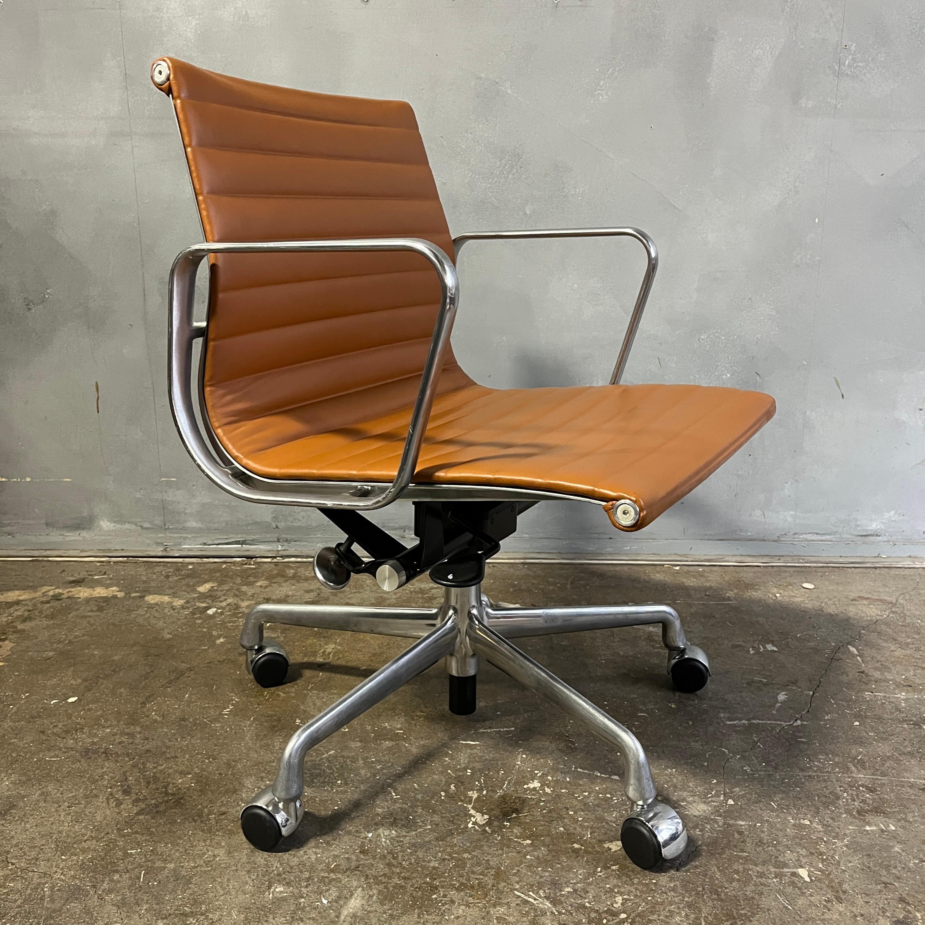 Midcentury Aluminum Group Chair in Ochre Brown Leather Near New Old ...