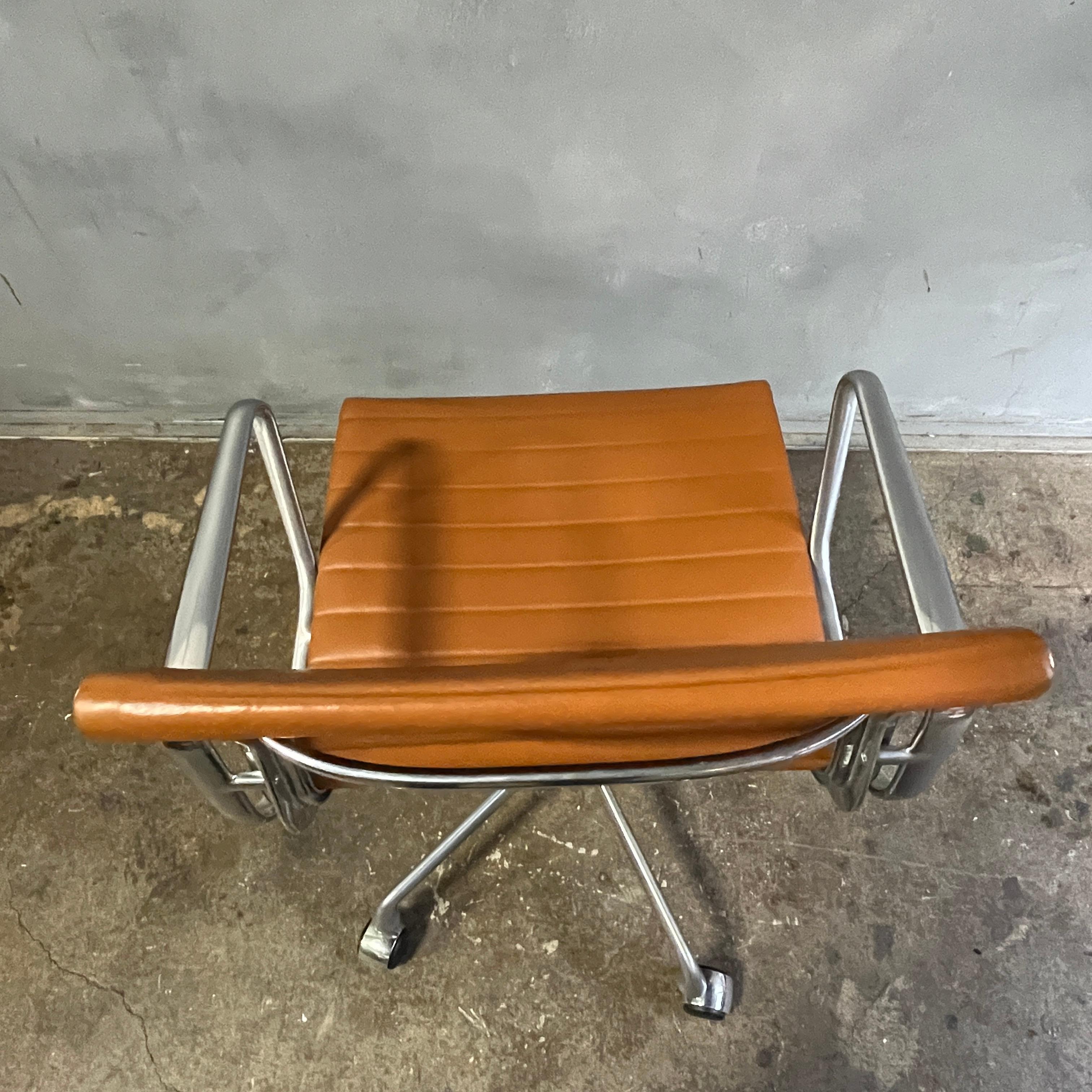 Midcentury Aluminum Group Chair in Ochre Brown Leather Near New Old ...