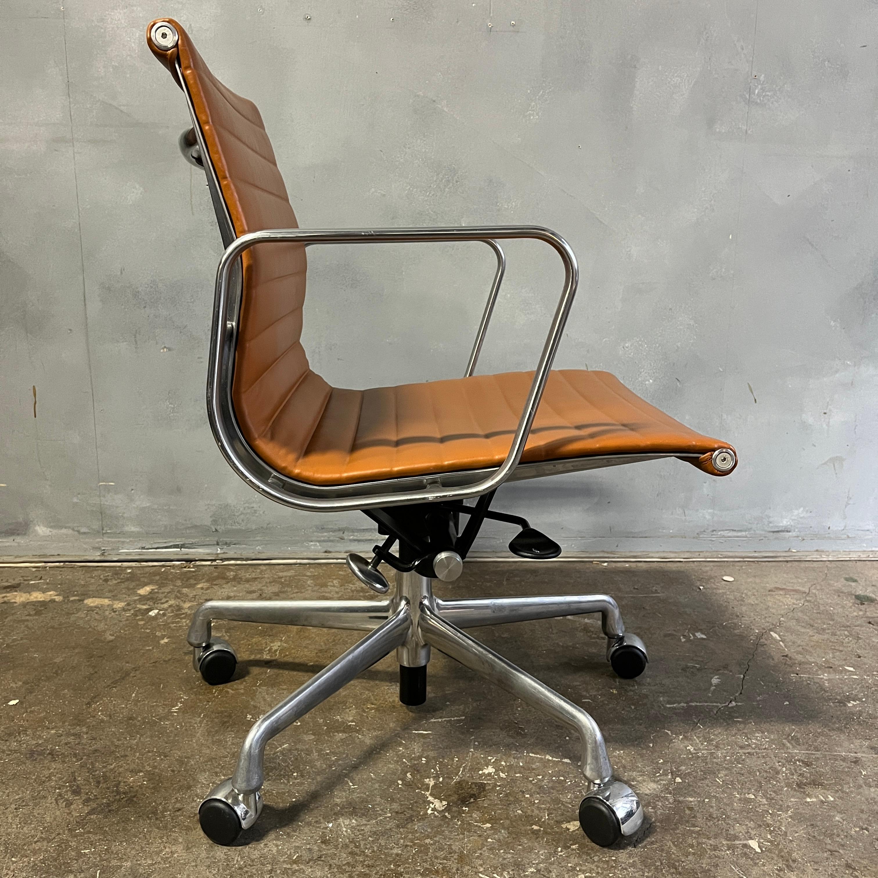 Midcentury Aluminum Group Chair in Ochre Brown Leather Near New Old ...