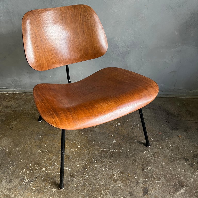 Midcentury Authentic Eames LCM Lounge Chair in Walnut For Sale at 1stDibs