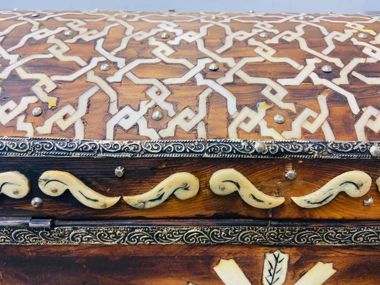 Midcentury Bone Inlaid Chest Box or Jewelry Casket For Sale at 1stDibs