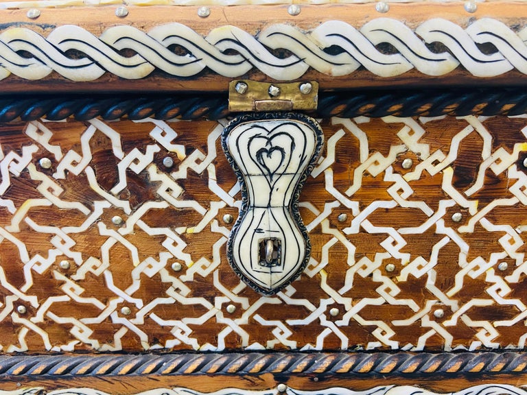 Midcentury Bone Inlaid Chest Box or Jewelry Casket For Sale at 1stDibs