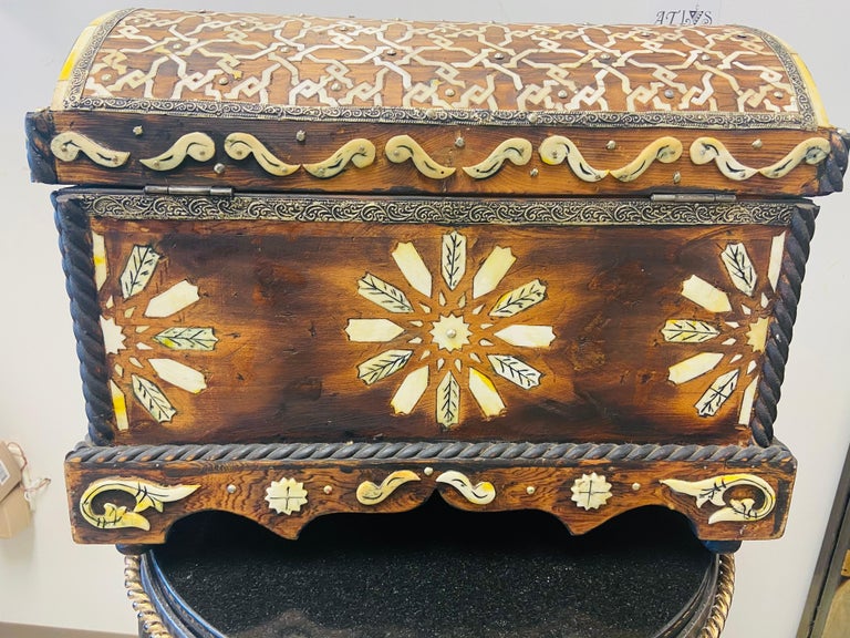 Midcentury Bone Inlaid Chest Box or Jewelry Casket For Sale at 1stDibs