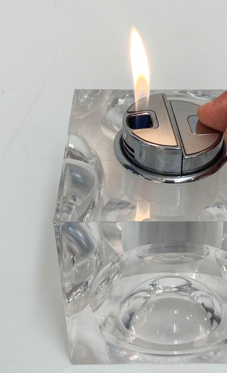 Midcentury Italian Crystal Lucite and Plexiglass Cubic Table Lighter ...