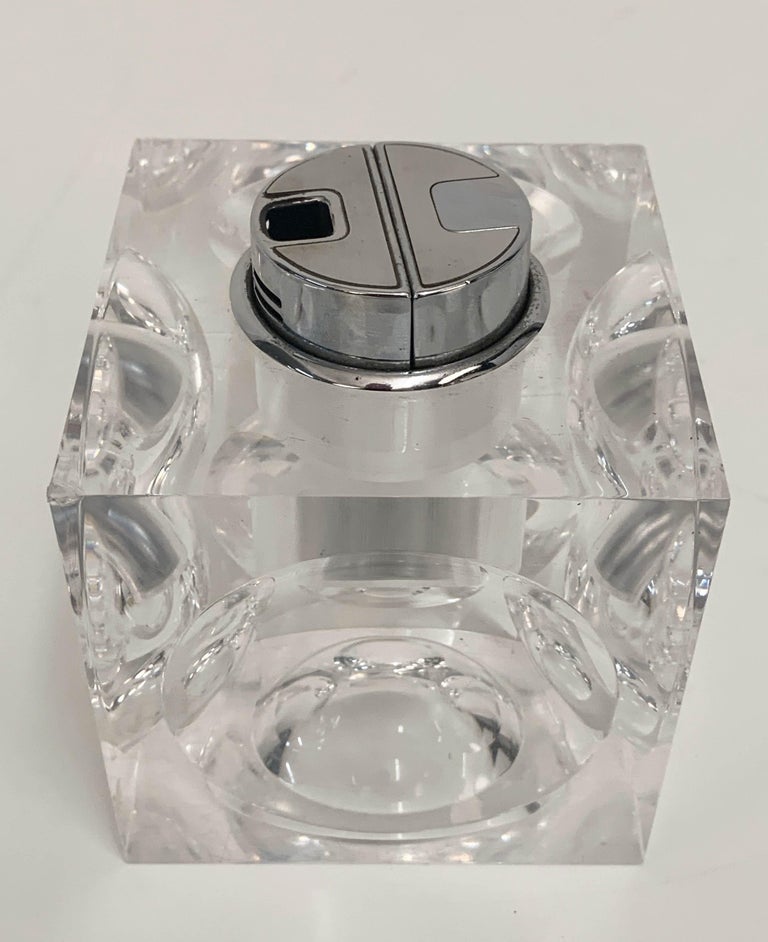 Midcentury Italian Crystal Lucite and Plexiglass Cubic Table Lighter ...