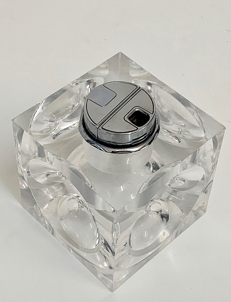 Midcentury Italian Crystal Lucite and Plexiglass Cubic Table Lighter ...