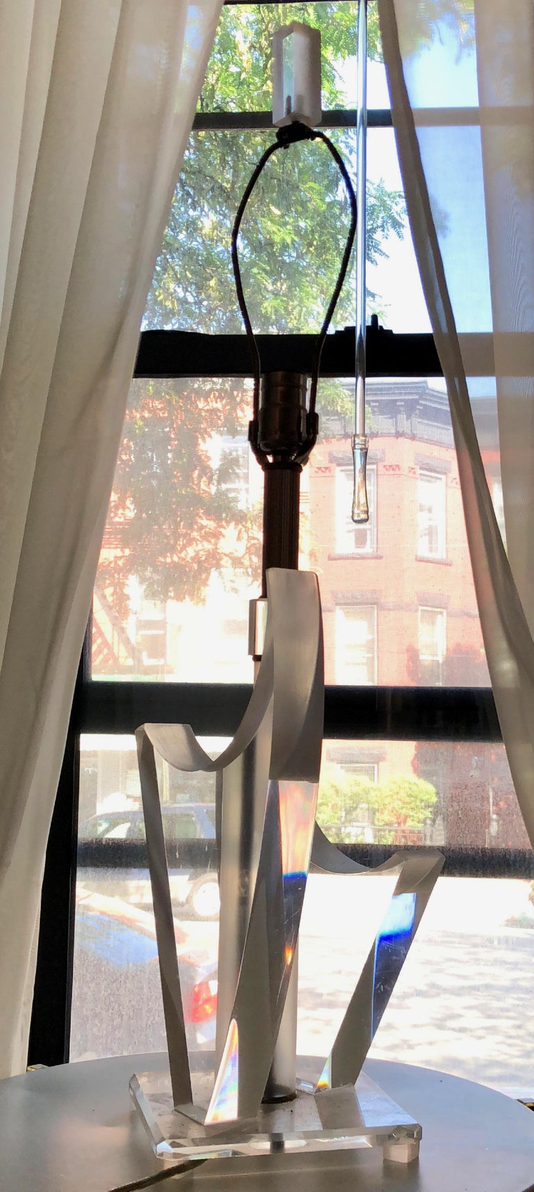 Midcentury Minimal Lucite Shield Heraldic Sculptural Table Lamp 1970s ...