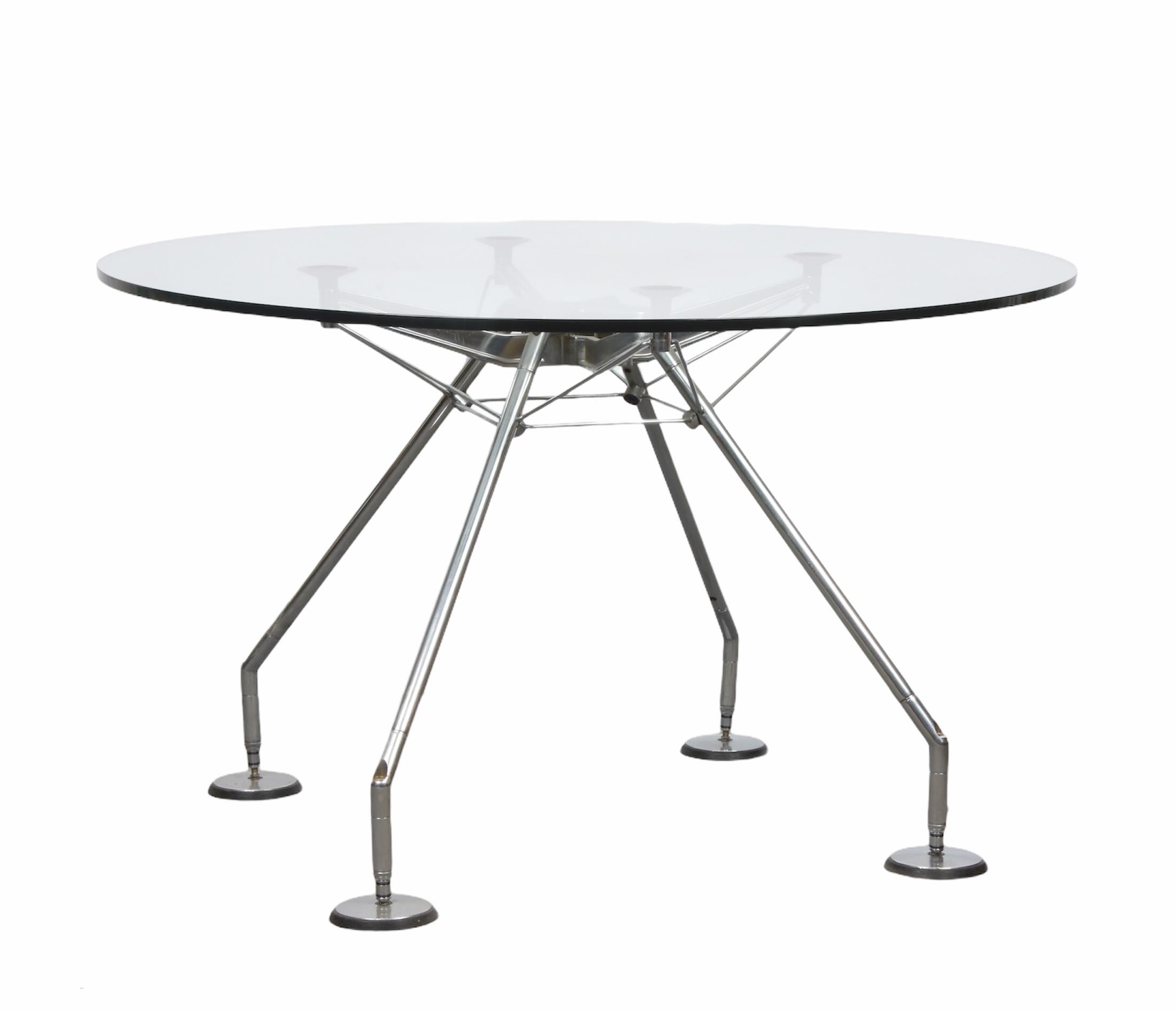 Midcentury Norman Foster Round "Nomos" Italian Dining Table for Tecno ...