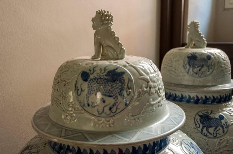 1960 Chinese Export Pair Porcelain Blue and White Giant Jars Vases For ...