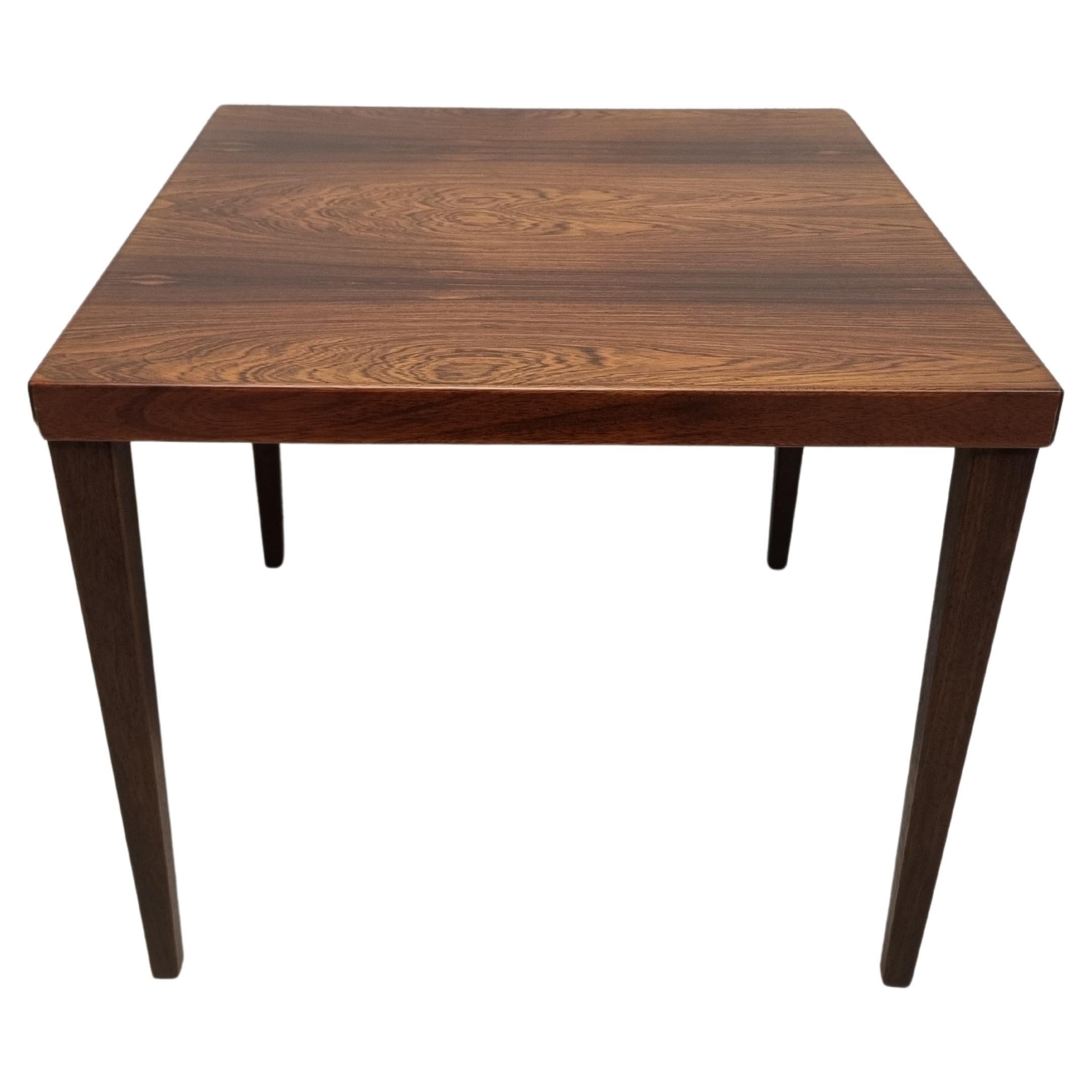 Midcentury rosewood sidetable For Sale at 1stDibs