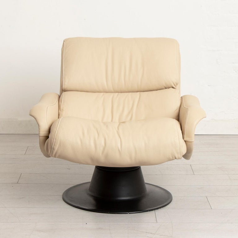 Midcentury 'Saturnus' Swivel Armchair in Leather by Yrjo Kukkapuro for ...