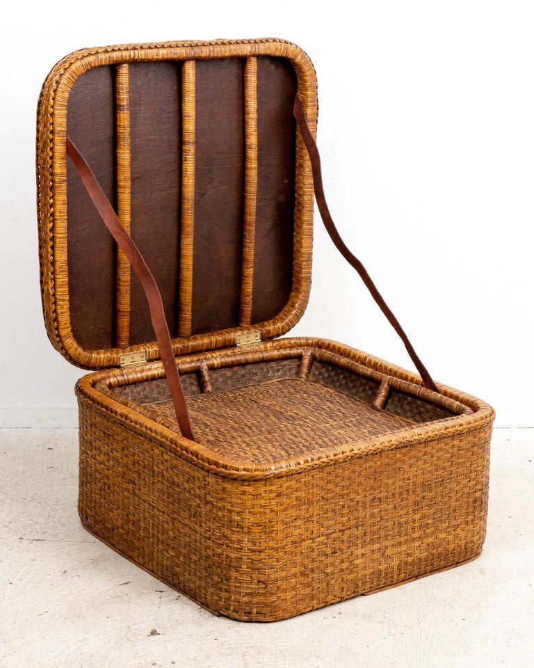 Midcentury Square Basket Ware Coffee Table with Tray For Sale at 1stDibs