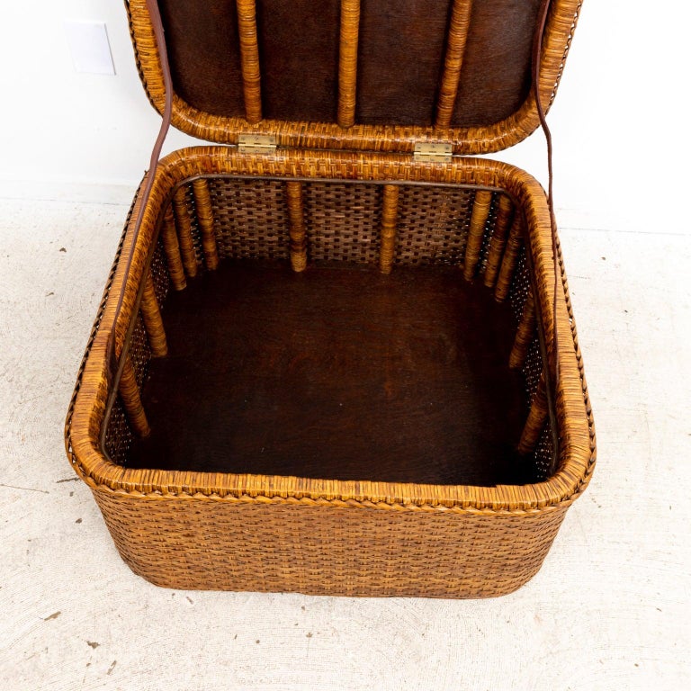 Midcentury Square Basket Ware Coffee Table with Tray For Sale at 1stDibs