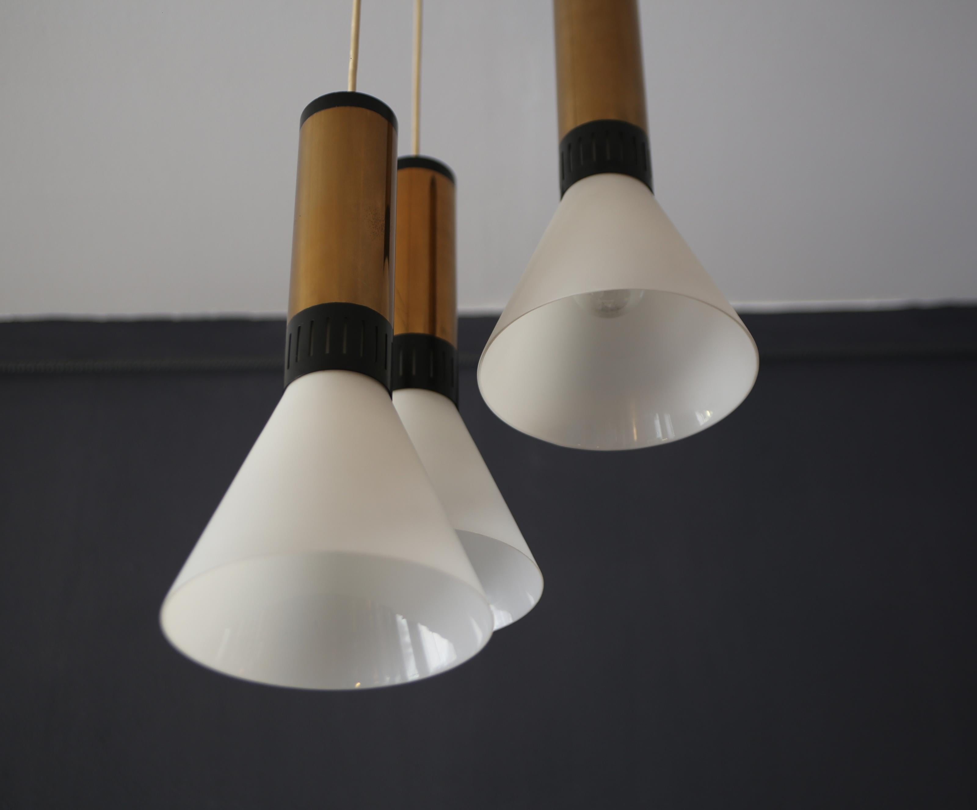 Midcentury Suspension Lamp Model 1135 from Stilnovo For Sale at 1stDibs