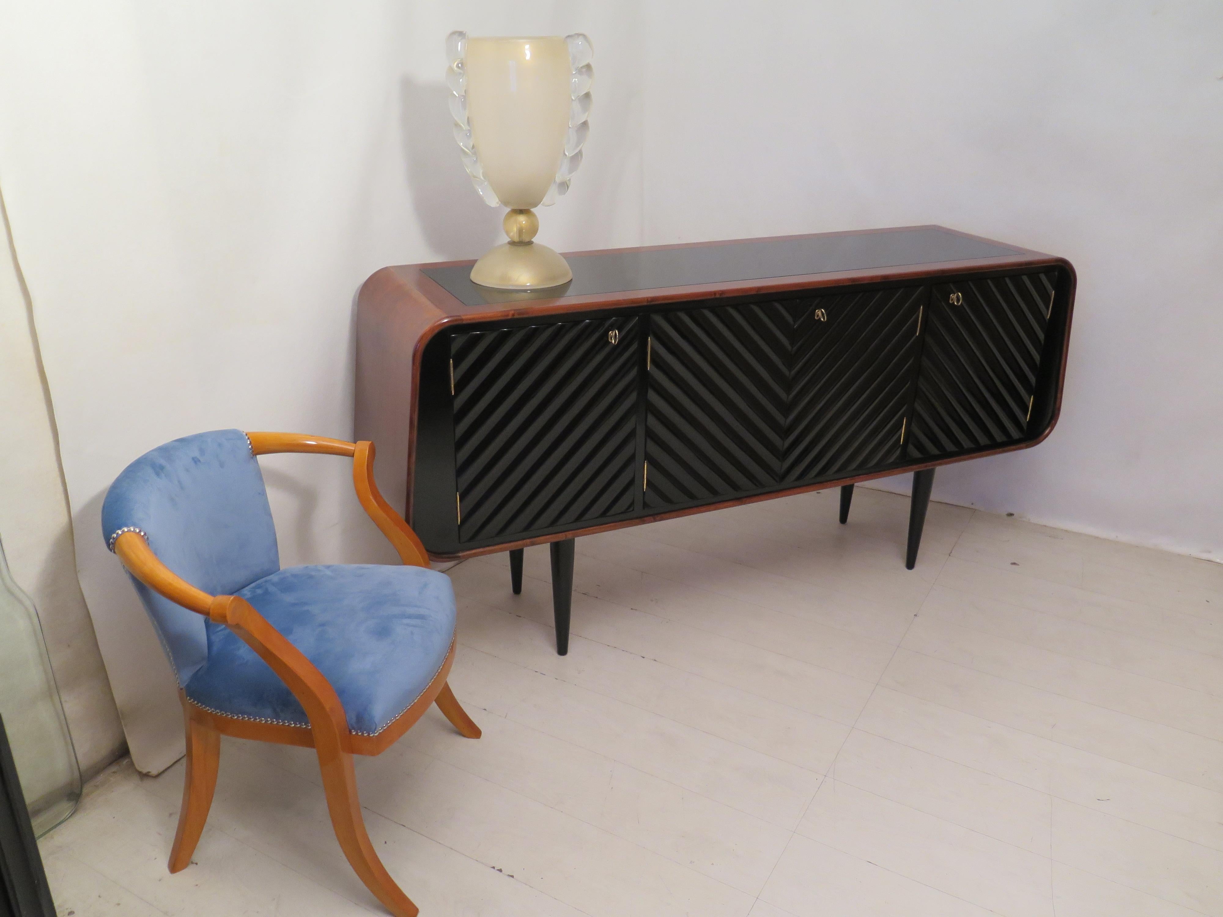 Midcentury Walnut and Black Shellac Italian Sideboard, 1950 at 1stDibs