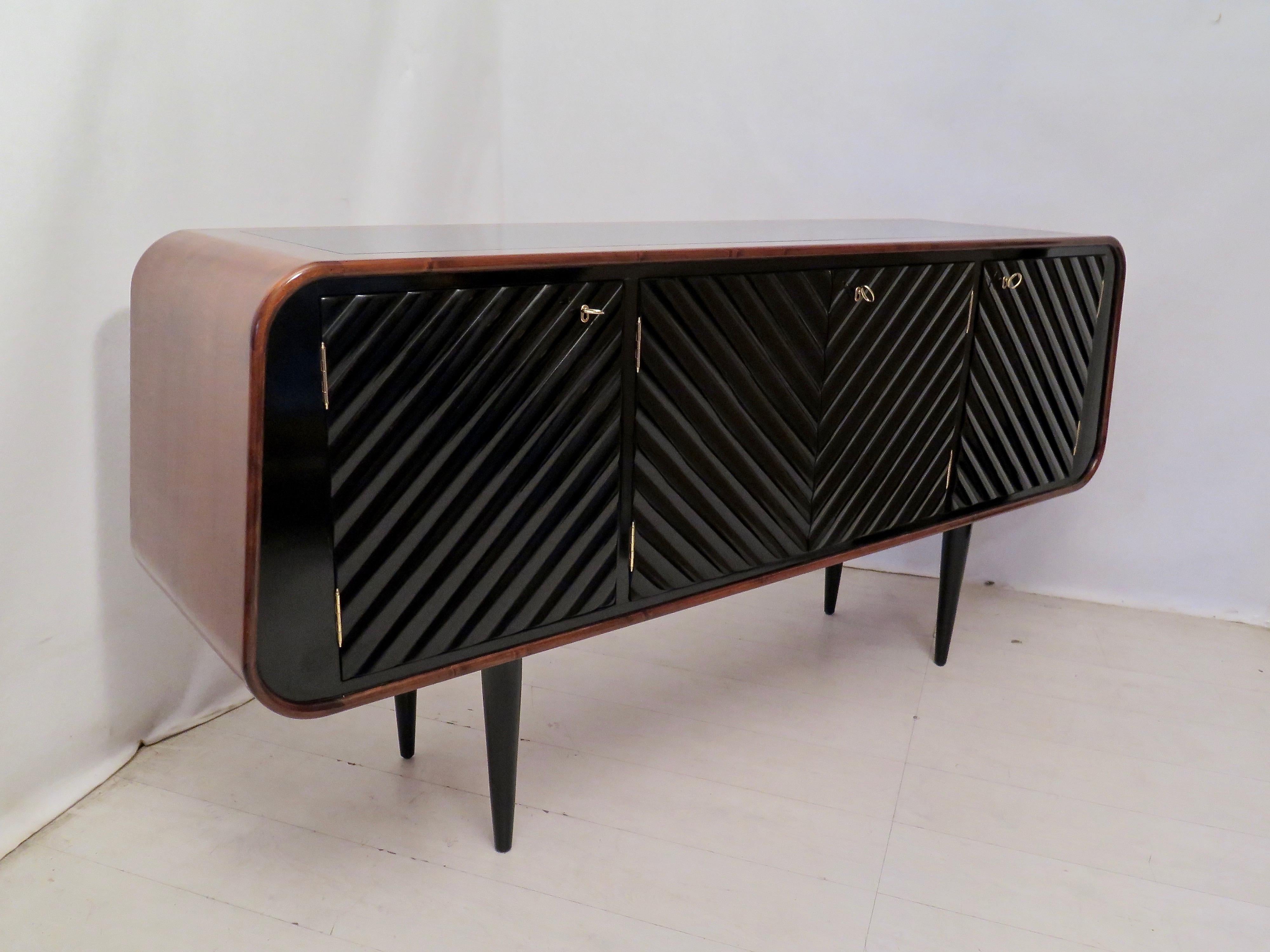 Midcentury Walnut and Black Shellac Italian Sideboard, 1950 at 1stDibs