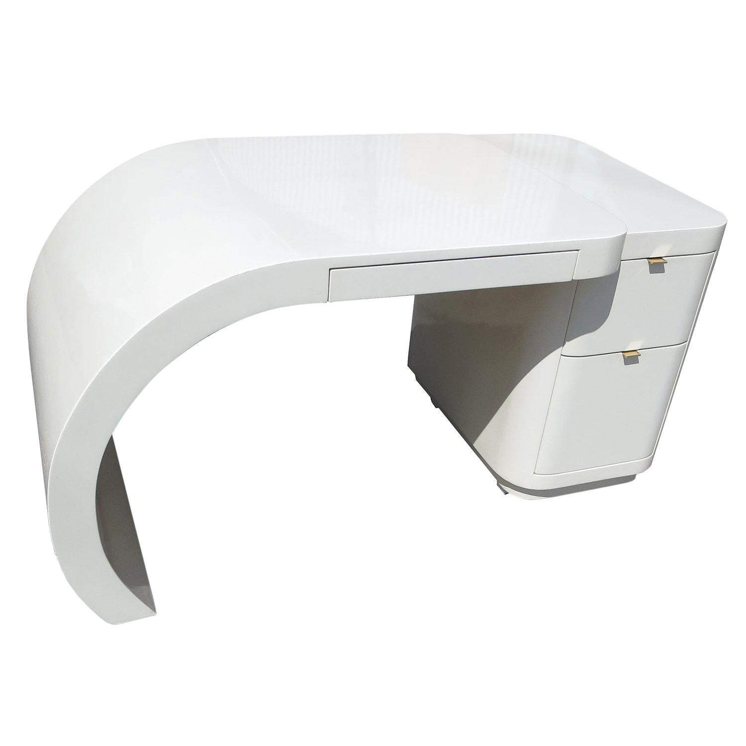 Midcentury White Lacquered Desk For Sale at 1stDibs