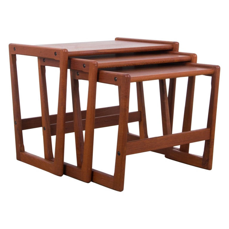 Mid-Century Modern Wooden Nesting Tables, Set of Three at 1stDibs
