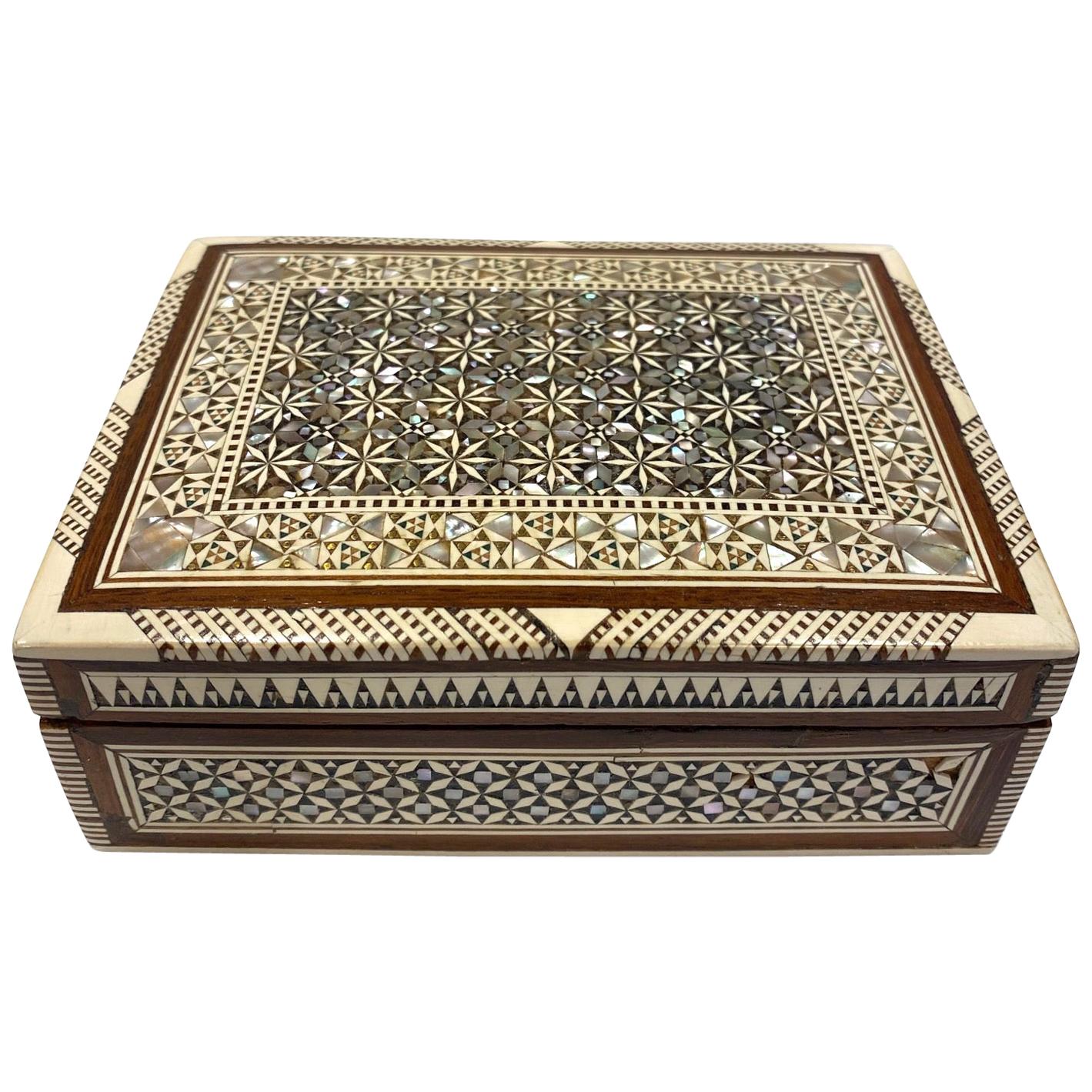 Mother-of-Pearl Boxes - 139 For Sale at 1stDibs