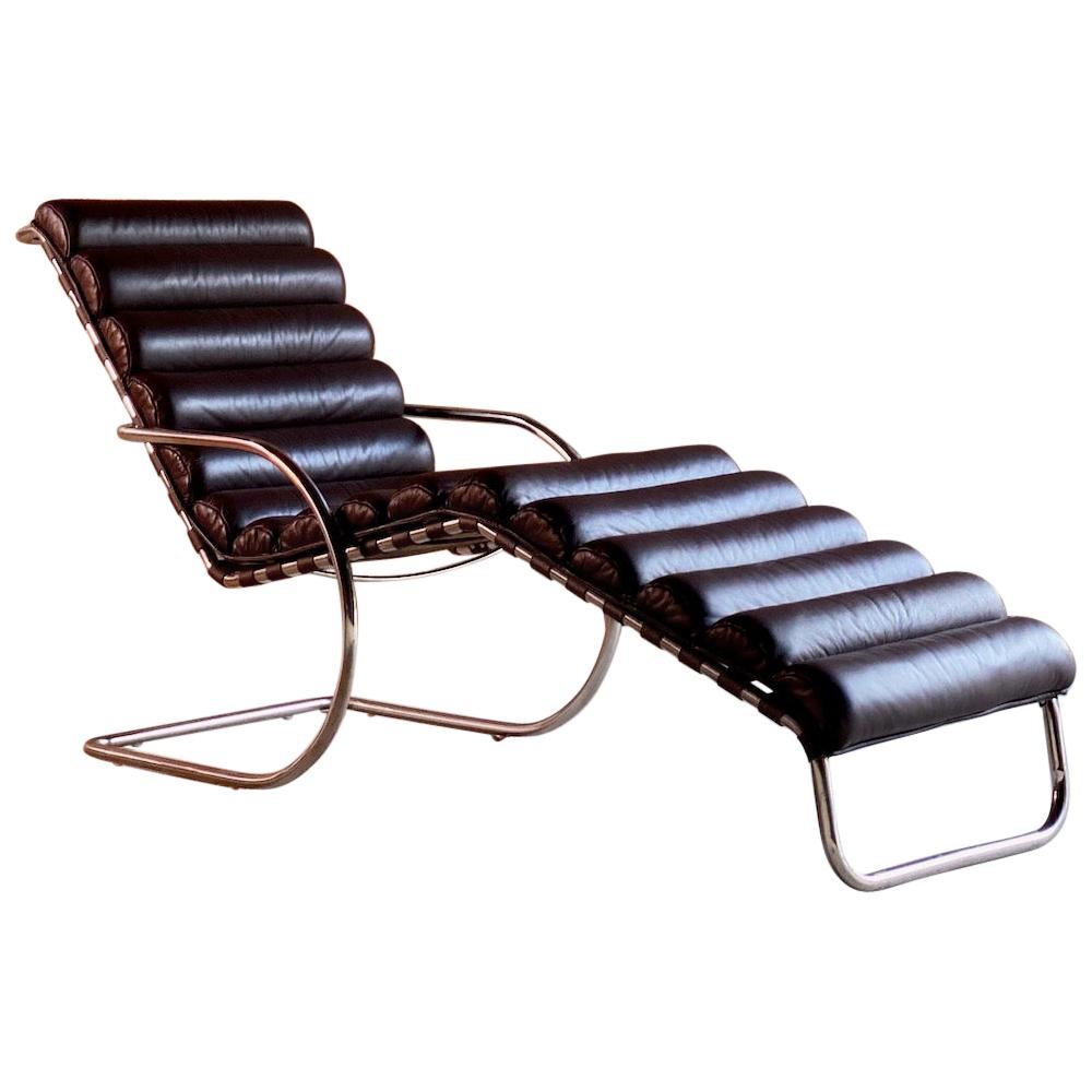 Mies van der Rohe MR Chaise Lounger at 1stDibs | mies van der rohe loungers