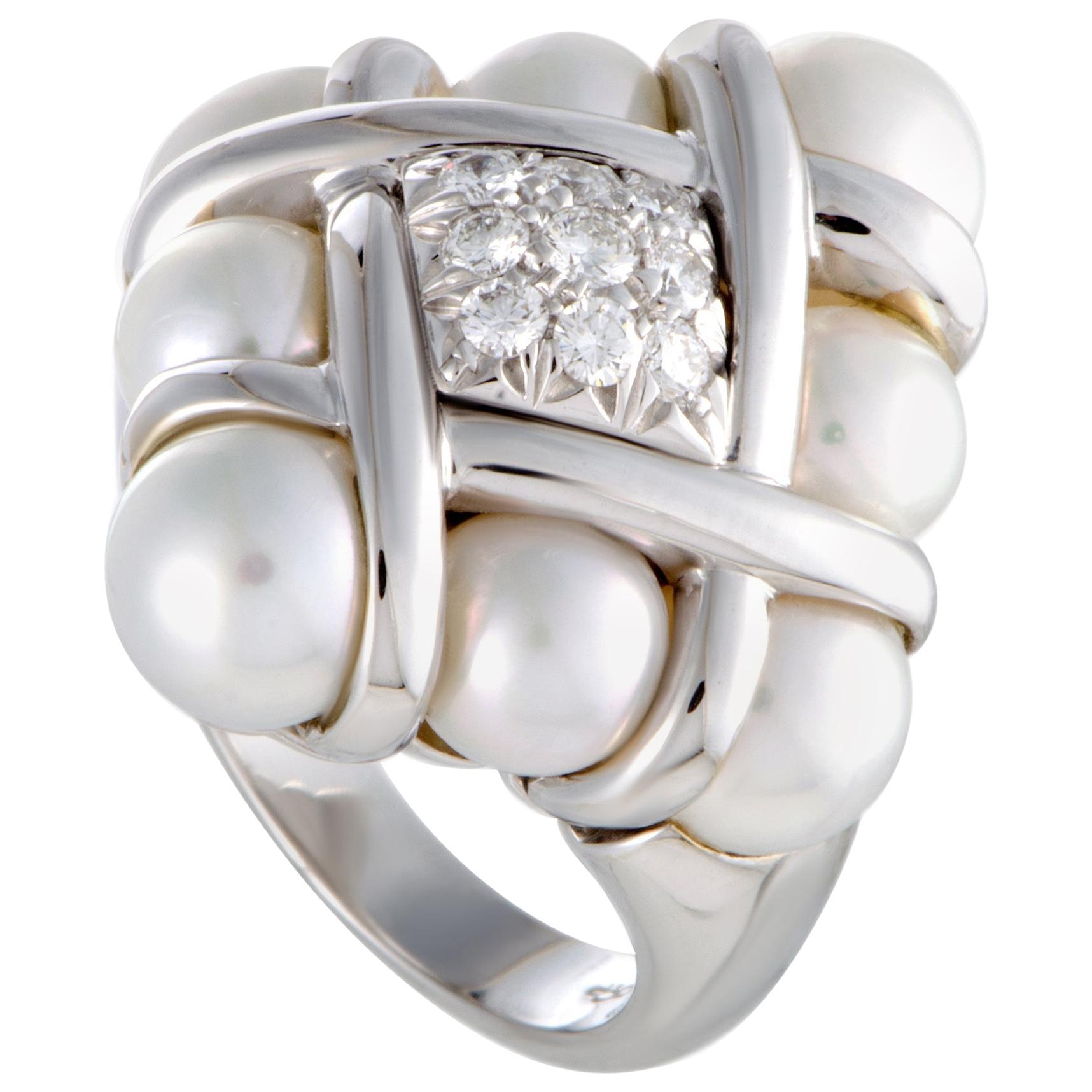 Mikimoto 18 Karat White Gold Diamonds and 8 Akoya Pearls Ring at 1stDibs