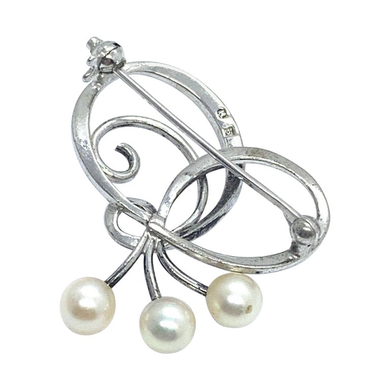 Mikimoto Estate Akoya Pearl Brooch Pin Sterling Silver For Sale at 1stDibs