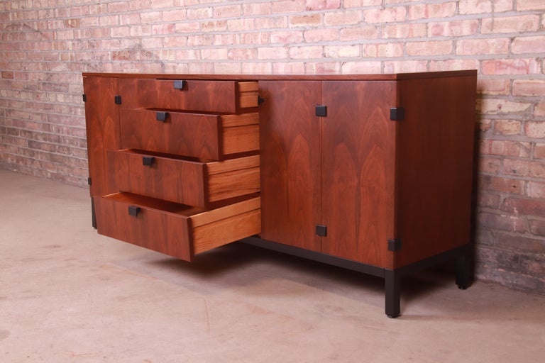 Milo Baughman For Directional Walnut And Ebonized Sideboard Credenza