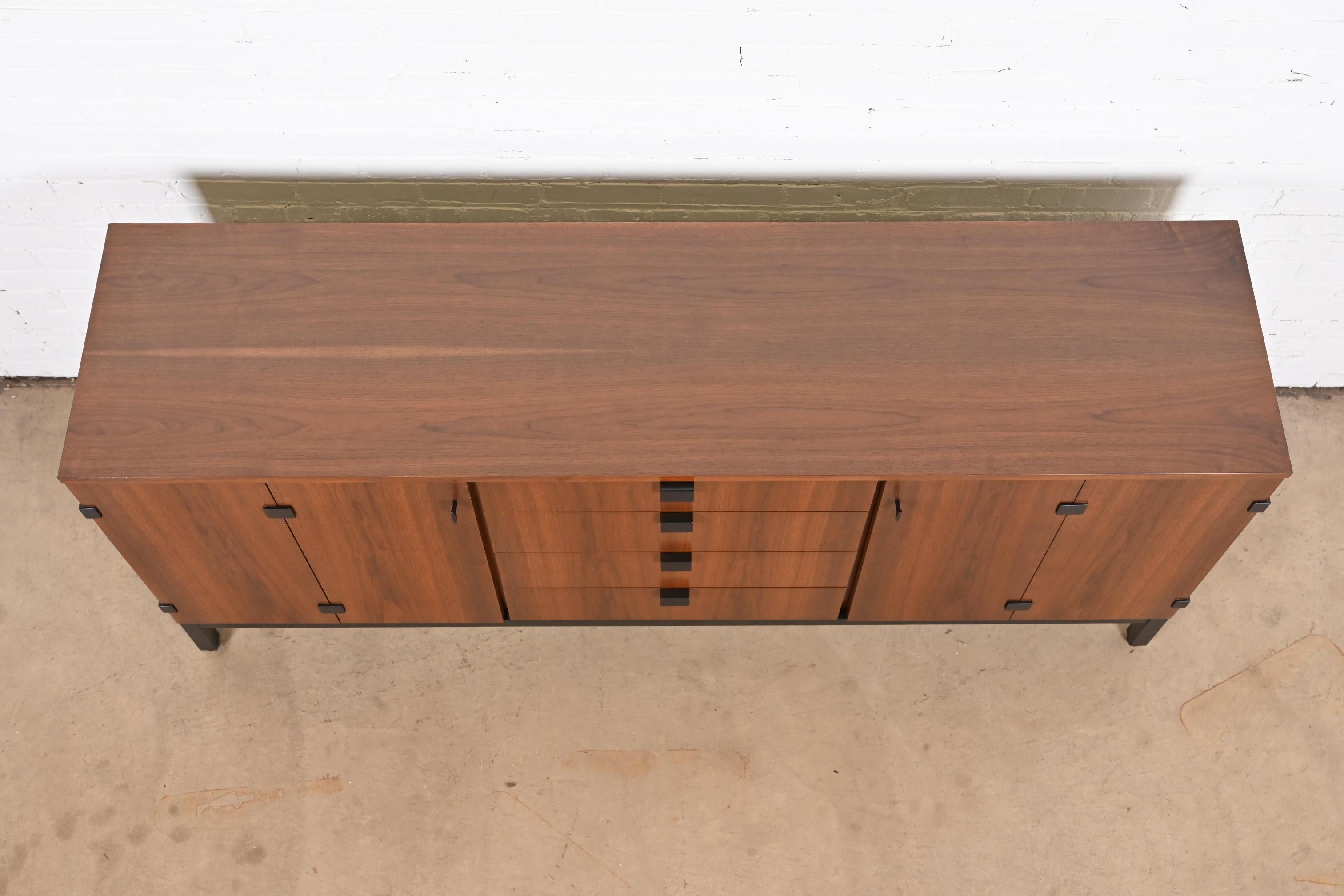 Milo Baughman For Directional Walnut And Ebonized Sideboard Credenza