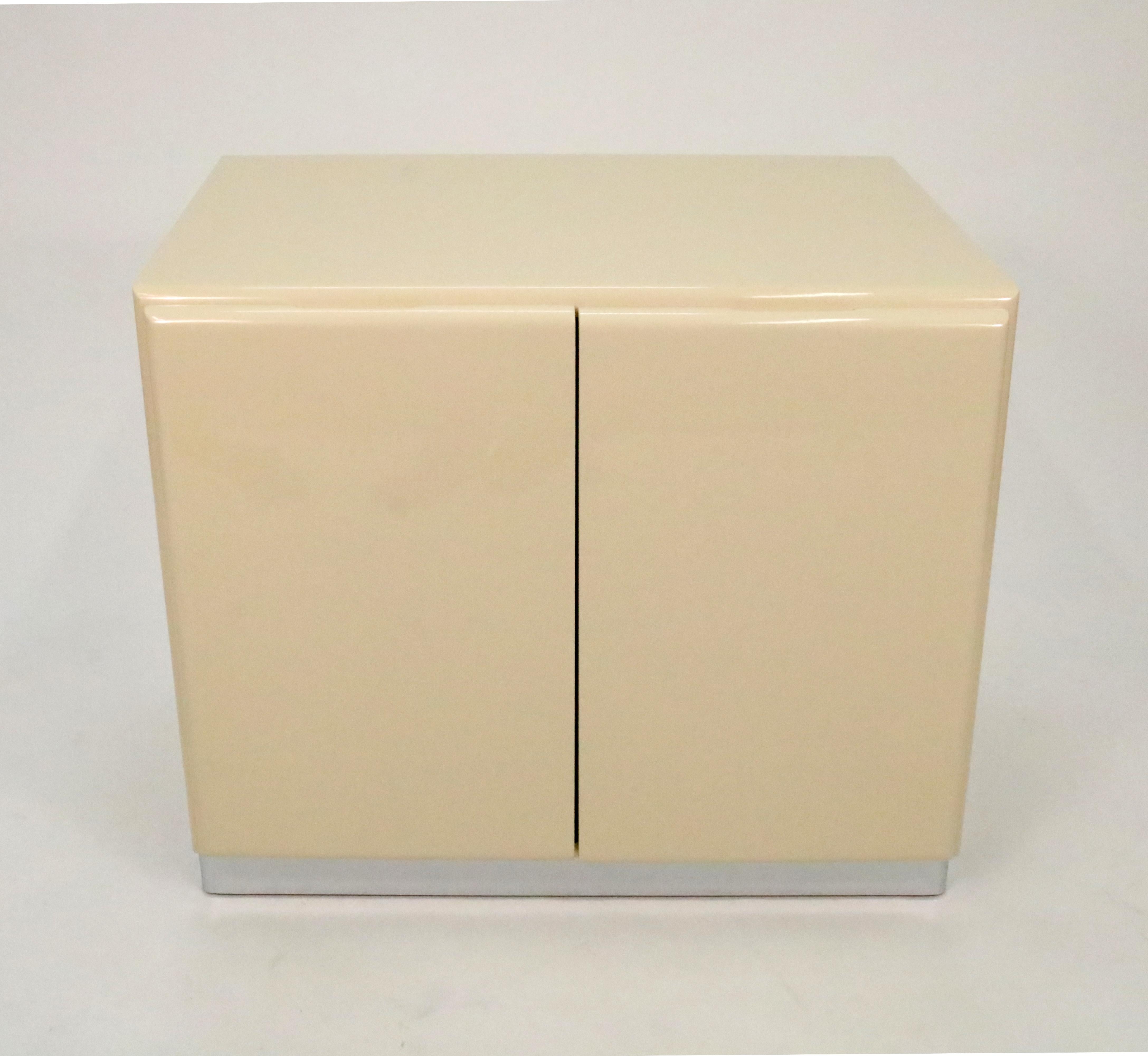 Milo Baughman Lacquered Cabinets for Thayer Coggin at 1stDibs
