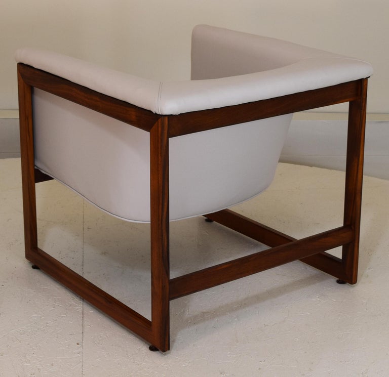 Lounge Chairs in Quartz White Leather and Walnut For Sale at 1stDibs ...