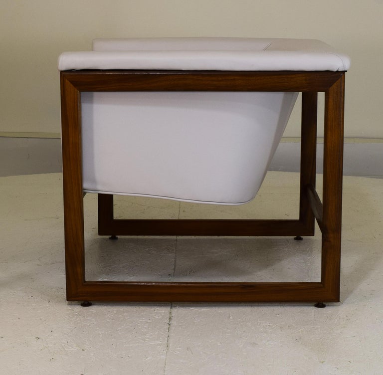 Lounge Chairs in Quartz White Leather and Walnut For Sale at 1stDibs ...