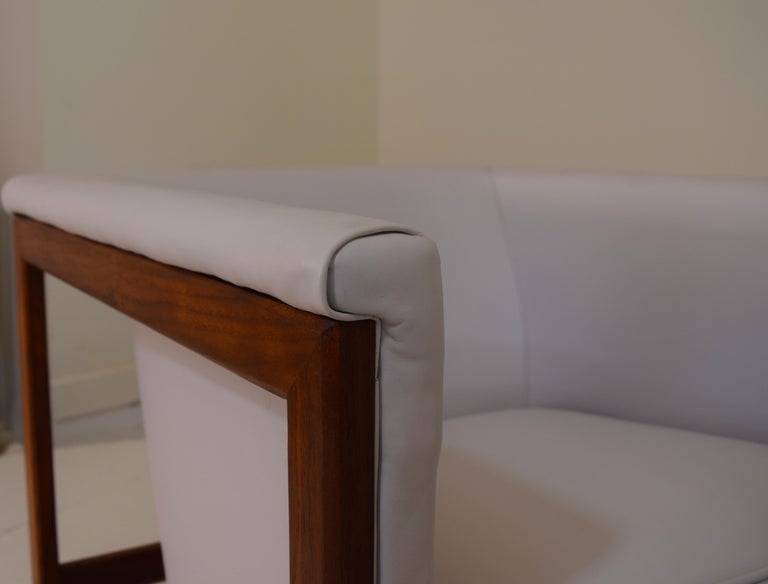 Lounge Chairs in Quartz White Leather and Walnut For Sale at 1stDibs ...