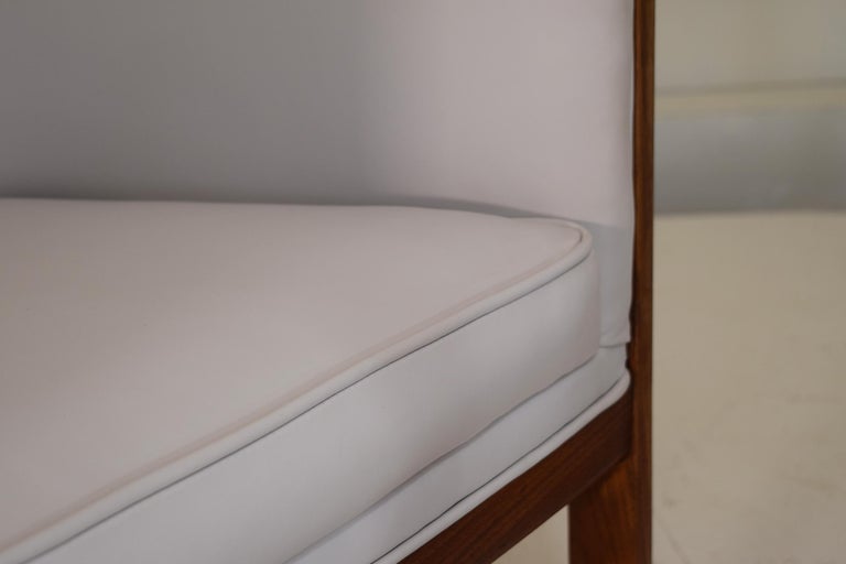 Lounge Chairs in Quartz White Leather and Walnut For Sale at 1stDibs ...