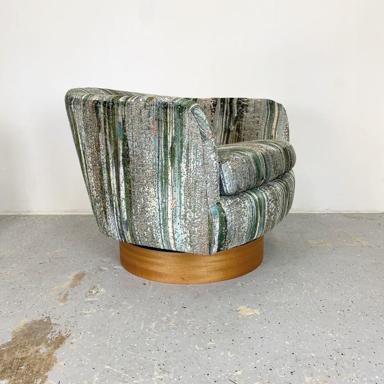 Milo Baughman "Roxy" Lounge Chairs, a Pair For Sale at 1stDibs