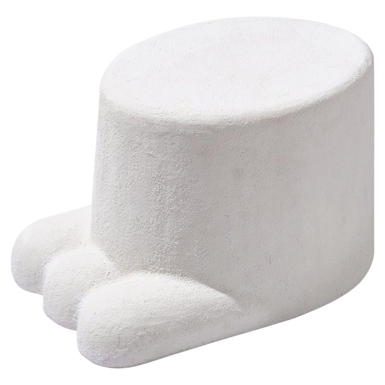 Mini-Hocker mit Pfoten von Hakmin Lee im Angebot bei 1stDibs