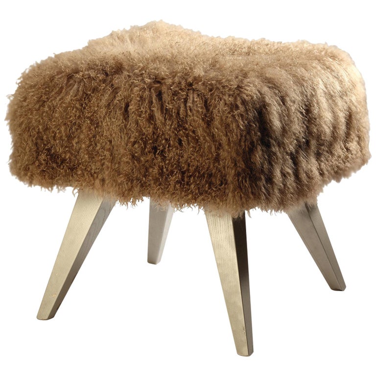 Hocker-Ottoman Mini mit Lammfell im Angebot bei 1stDibs